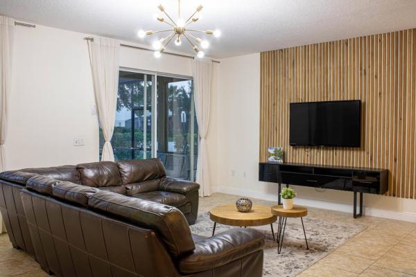 6 Bedrooms 5 Bathrooms Solterra 4193 Od - Davenport, FL