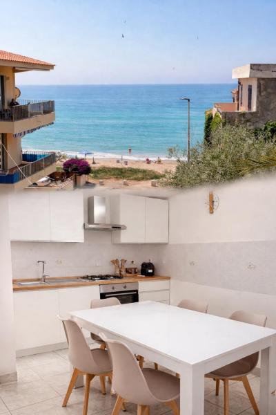 Appartamento Fronte Mare Con Ampio Terrazzo - Privitera - Santa Croce Camerina