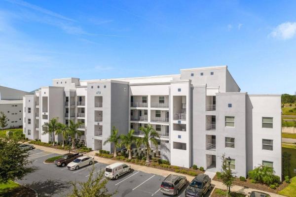 2 Bedrooms 2 Bathrooms Storey Lake 4731-304 Ct - Orlando, FL