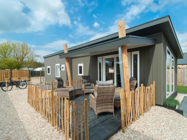 Cozy Beachside Base With Dual Terraces - Zandvoort