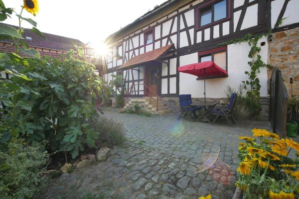 Cozy Half-timbered House In Beautiful Courtyard - Lich