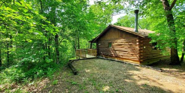Intimate Log Cabin #2 At Wisteria - Table Rock Lake