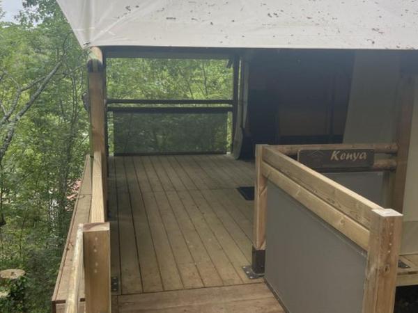 Tente Accueillant Animaux - 5 Pers. - Api-1-52-2327 - Montignac