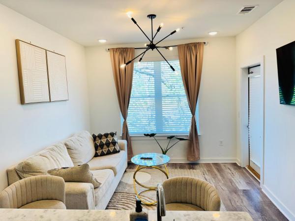 Downtown Atlanta Home Away From Home - 2 - Buckhead, GA