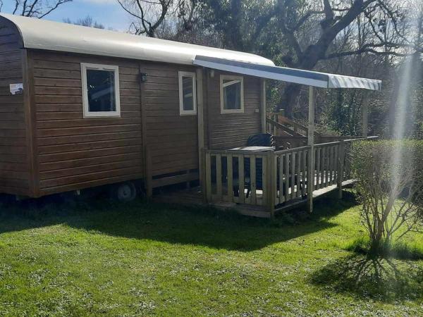 Roulotte Pittoresque - 2 Pers. - Api-1-52-2468 - Perros-Guirec