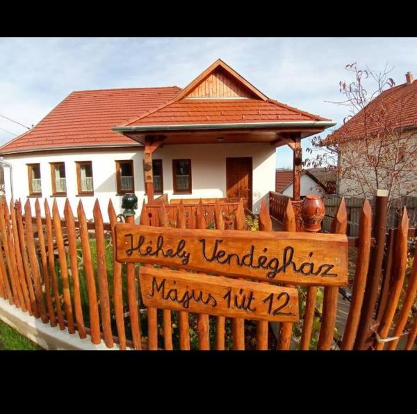 Héhely Vendégház - Hollókő