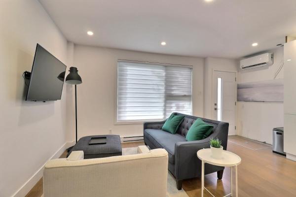 Home Away From Home, 2 Bdrs Near Metro,8 Mins To Dt - Brossard