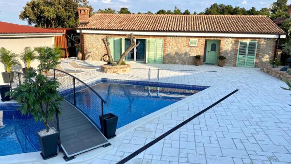 House Victoria 2 By Villas Guide - Nerezine