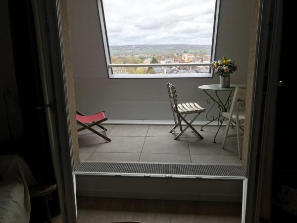 Nid Douillet A Pont L Eveque - Pont-l'Évêque