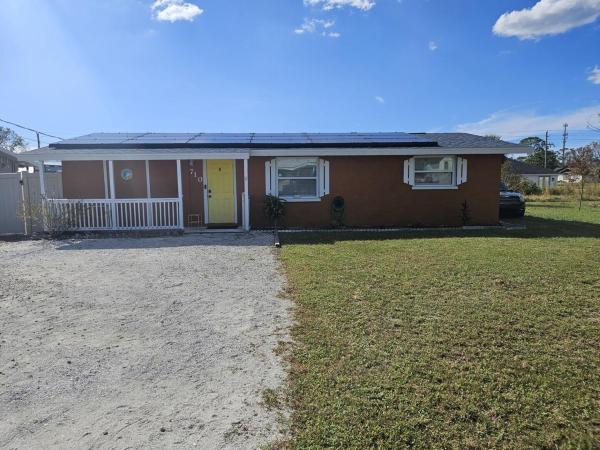 "3-bedroom Oasis With Pool In Englewood" - Englewood, FL