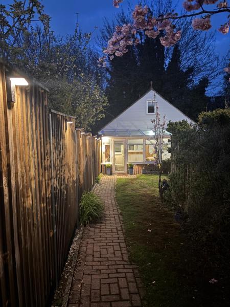 Cozy & Self Contained Garden Bungalow - Dorset