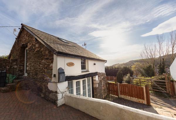 Apple Store Cottage - Hot Tub & Garden Escape In Mochdre, North Wales - Rhos on Sea