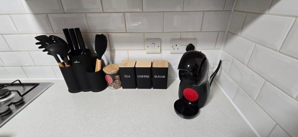 Spacious One Bedroom Flat With Secure Off Street Parking And Centrally Located - Greenwich