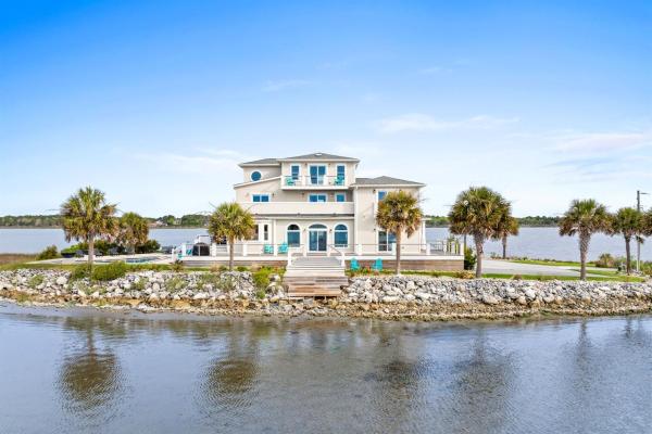 Private Island Home- Heated Pool, Views, Sleeps 24 - Topsail Island, NC