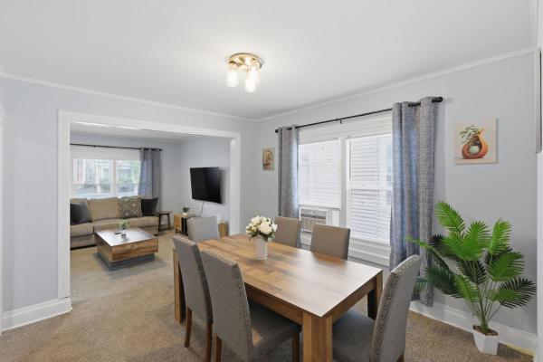 Niagara Adventure Basecamp - Walk To The Falls Duplex - Niagara Falls