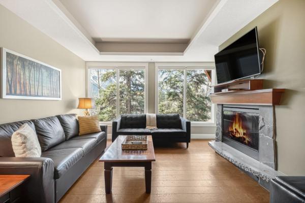 Star Suite -Luxurious Condo With 3 Fireplaces, And Open Pool! - Canmore
