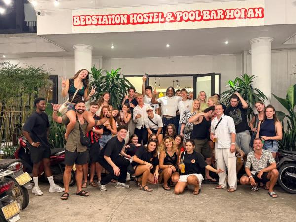 Bed Station Hostel & Pool Bar Hội An " Former Sunflower" - Hội An