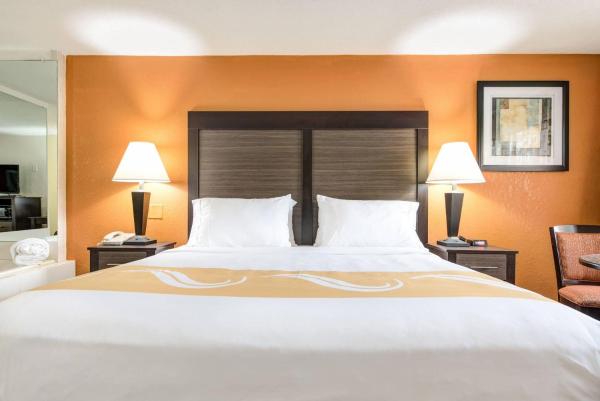 Quality Inn Creekside - Downtown Gatlinburg