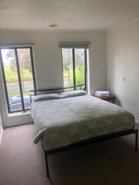 Manors Bvld - Werribee