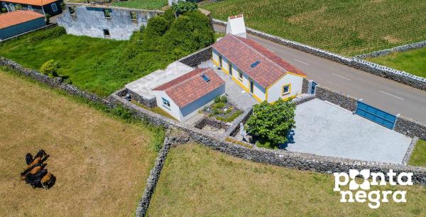Recanto Das 5 By Pontanegraazores - Portugal