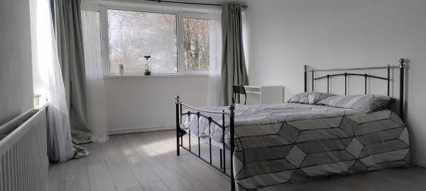Modern Double Room Near Luton Airport - Dumfries and Galloway