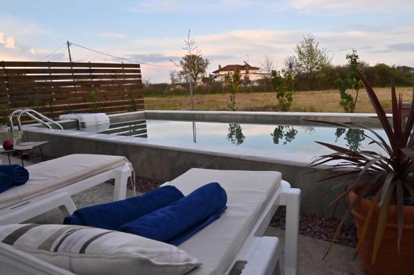 Olympus Pool Retreat - Kuzey Makedonya