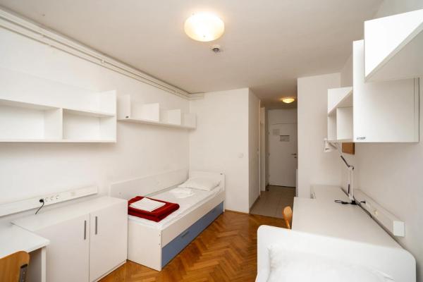 Hostel Sd Cvjetno Naselje - Zagreb
