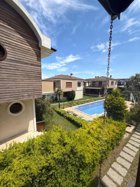 Spacious 3-story Villa W Garden&pool,400m To Beach - Ayvalık
