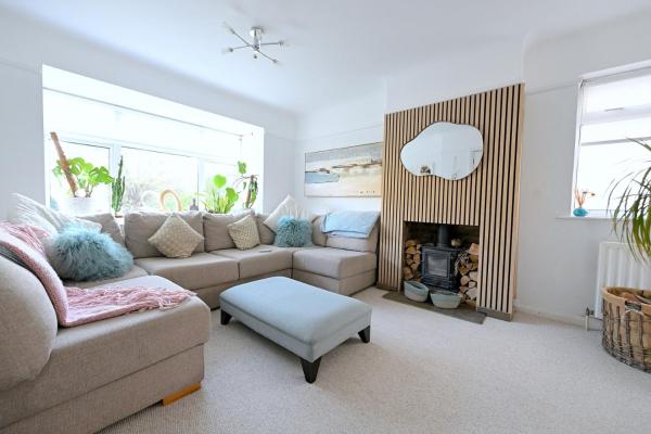 Charming Home W Garden Near Train & River - Epsom