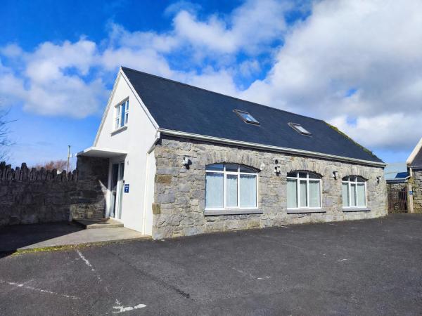 Aran View Holiday Homes Doolin - The Courtyard House - Sleeps 9 - Doolin