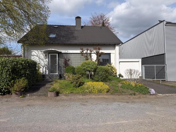 T&k Apartments - Solingen - 5 Rooms Detached House - Private Parking - Solingen