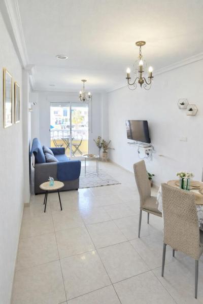 Apartment With Queensize Bed, Wifi, Ac, 5 Min Walk To The Beach - Torrevieja