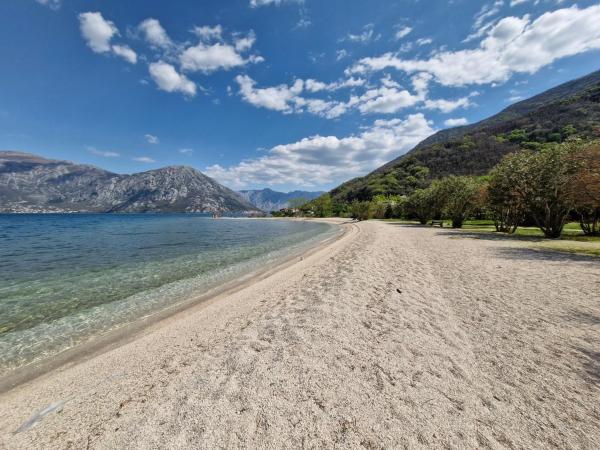 Apartment Madela G4 Lavender Bay Morinj - Montenegro