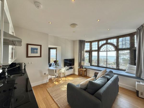 4 Coram Tower - Lyme Regis