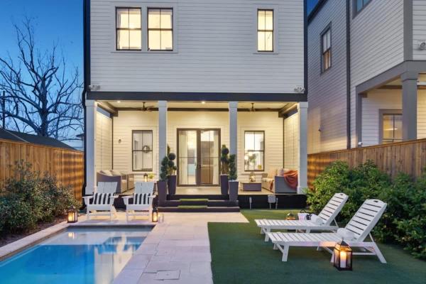 Deluxe Modern Home Heated Pool & Game Room - New Orleans, LA