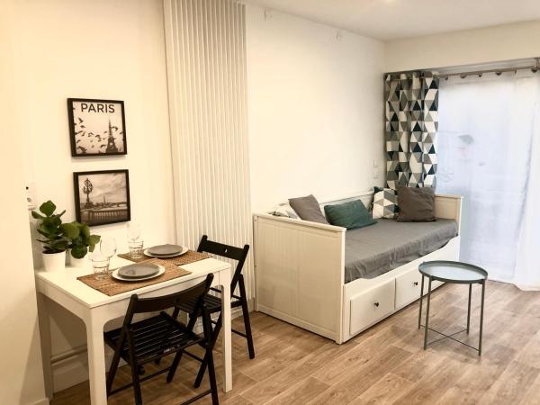 Le Petit Ekrin Des Ursines - ibis Styles Paris Velizy