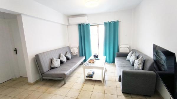 Renovated 2 Br, City Center, Balcony, Free Parking - Ayia Napa