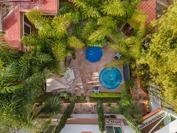 Villa With Garden Jacuzzi Trampoline - San Juan del Río
