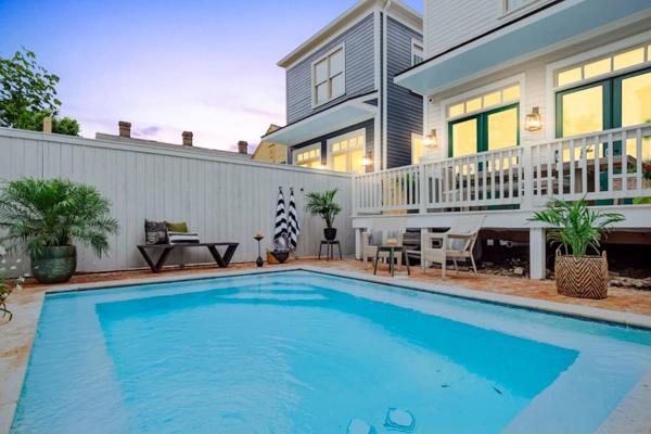 Retreat Near Frenchmen Heated Private Pool - New Orleans, LA
