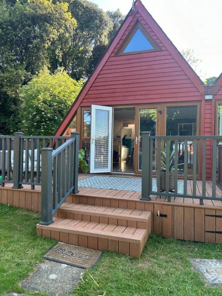 Deluxe Beach Chalet In Kingsdown! Sleeps 6 - Kingsdown - Bristol