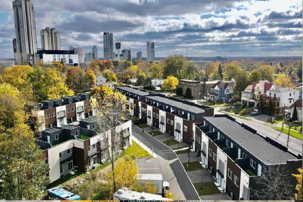 Two Adjacent 4 Bedroom Townhouse Units In The Fallsview District Walk To The Falls - Niagara Falls