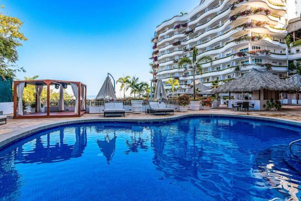 Elegant Suite With Ocean-view Pools, Hot Tub, Gym, Balcony & Full Kitchen - Puerto Vallarta