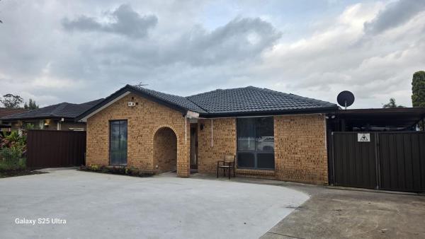 Charming 3-bedroom House Rental In Sydney - Saint Marys, Australia