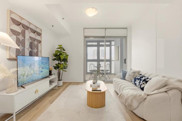 Burwood 2br Next To Station And Mall - Burwood