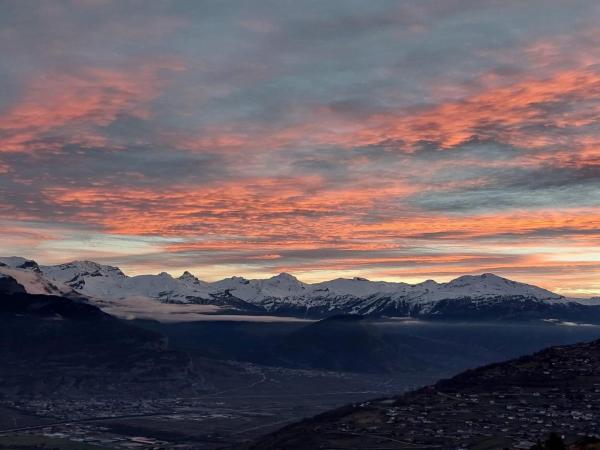 Sunny Chalet In Veysonnaz For 10 Guests - Nendaz