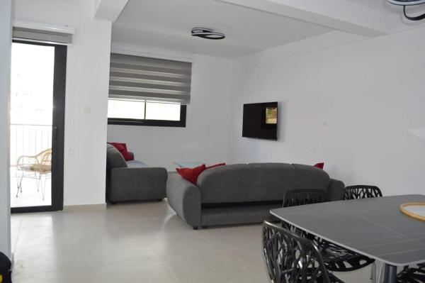 Sykia Upper Floor 2-br Apartment - Paphos