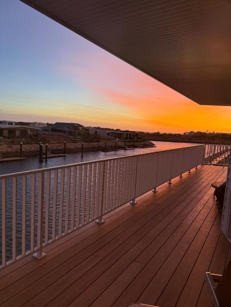 Marina Meridian - Luxury Townhouse On The Canal - Exmouth