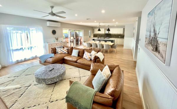 Wilson's Beach Beauty - Inverloch