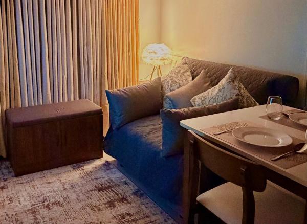 Staycation In Cubao, Along Edsa, Near Mrt, Mall - Cuba