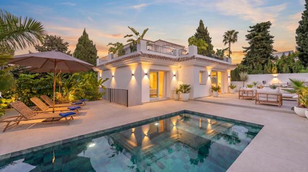 Vacation Marbella I Villa Ava, Private Heated Pool, Rooftop Hot Tub, Sauna, Luxury Interior, Close To Golfs, Beaches And Puerto Banus - Costa del Sol